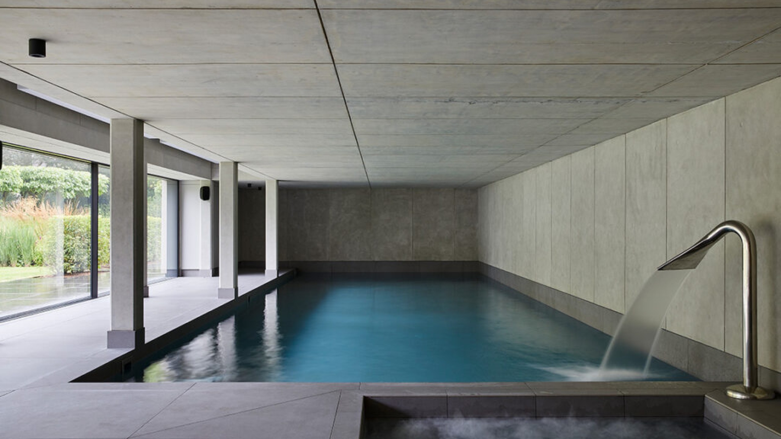 Modern pavillion with open plan living area and spa pool | Jane Duncan ...